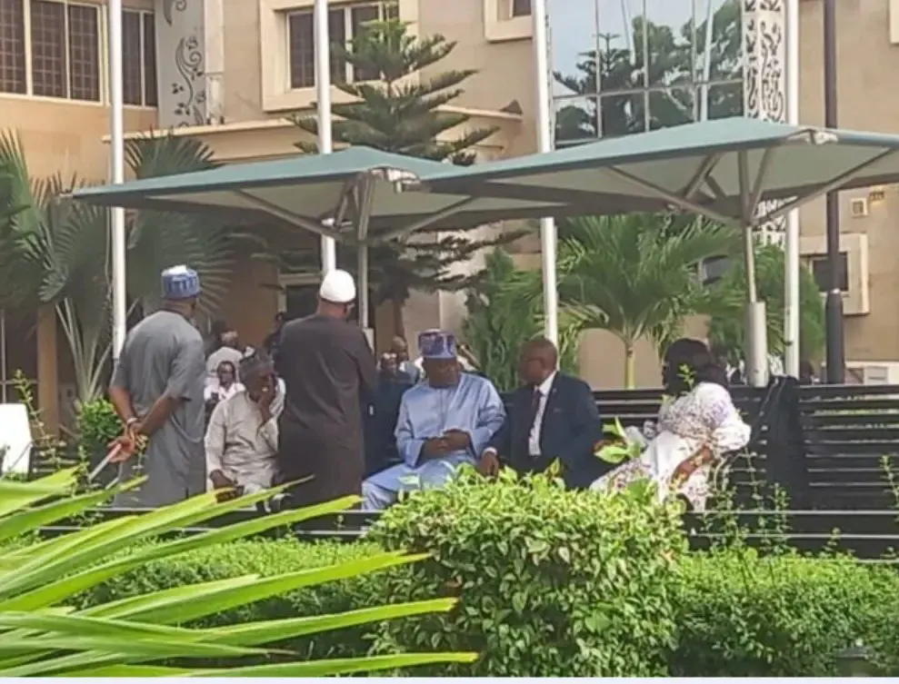 BREAKING: Obasa storms Lagos assembly, joins lawmakers’ meeting outside ...
