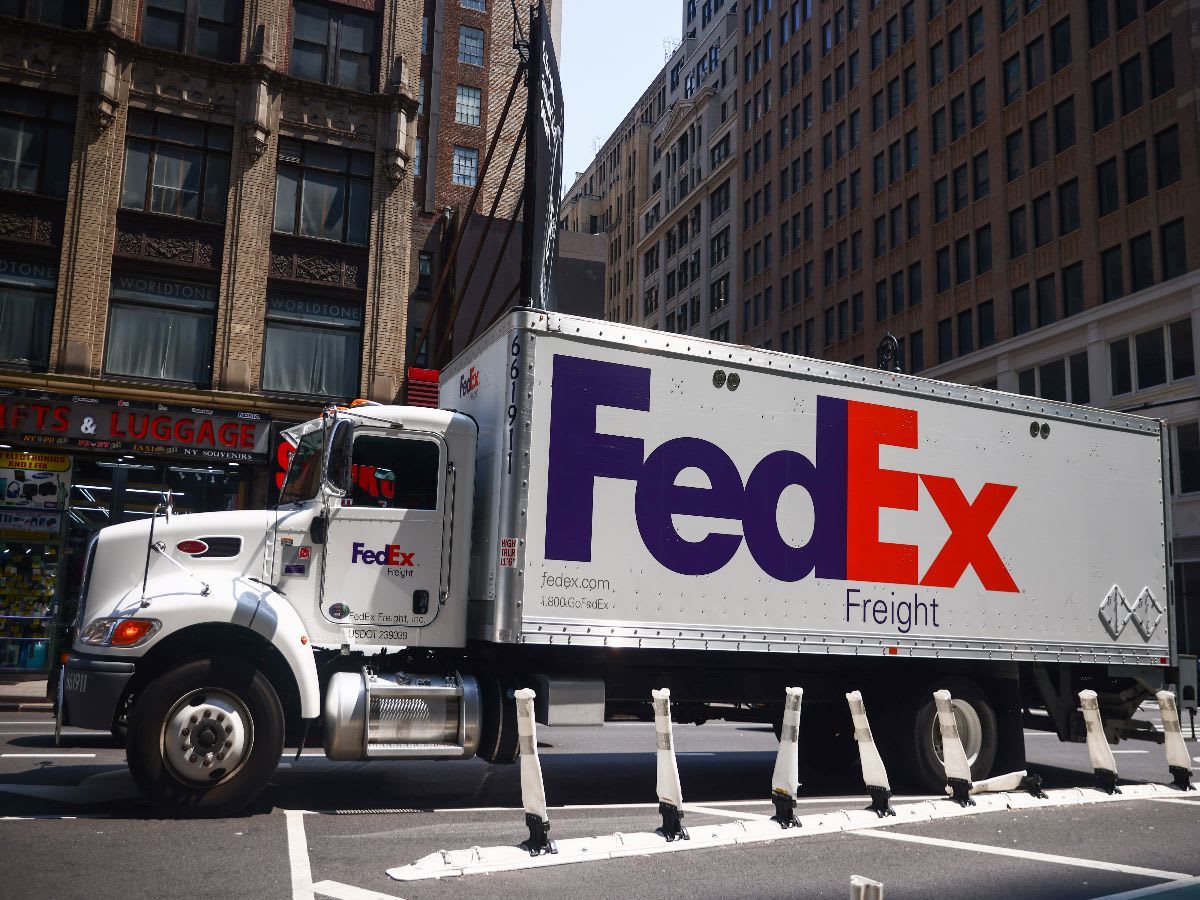 FedEx Gets A Price Target Cut From JPMorgan Ahead Of Q3 Earnings ...
