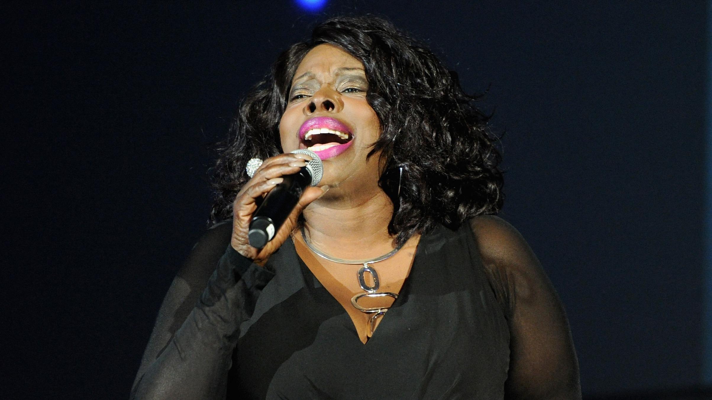 La chanteuse de soul et de R’n’B Angie Stone est morte dans un accident ...