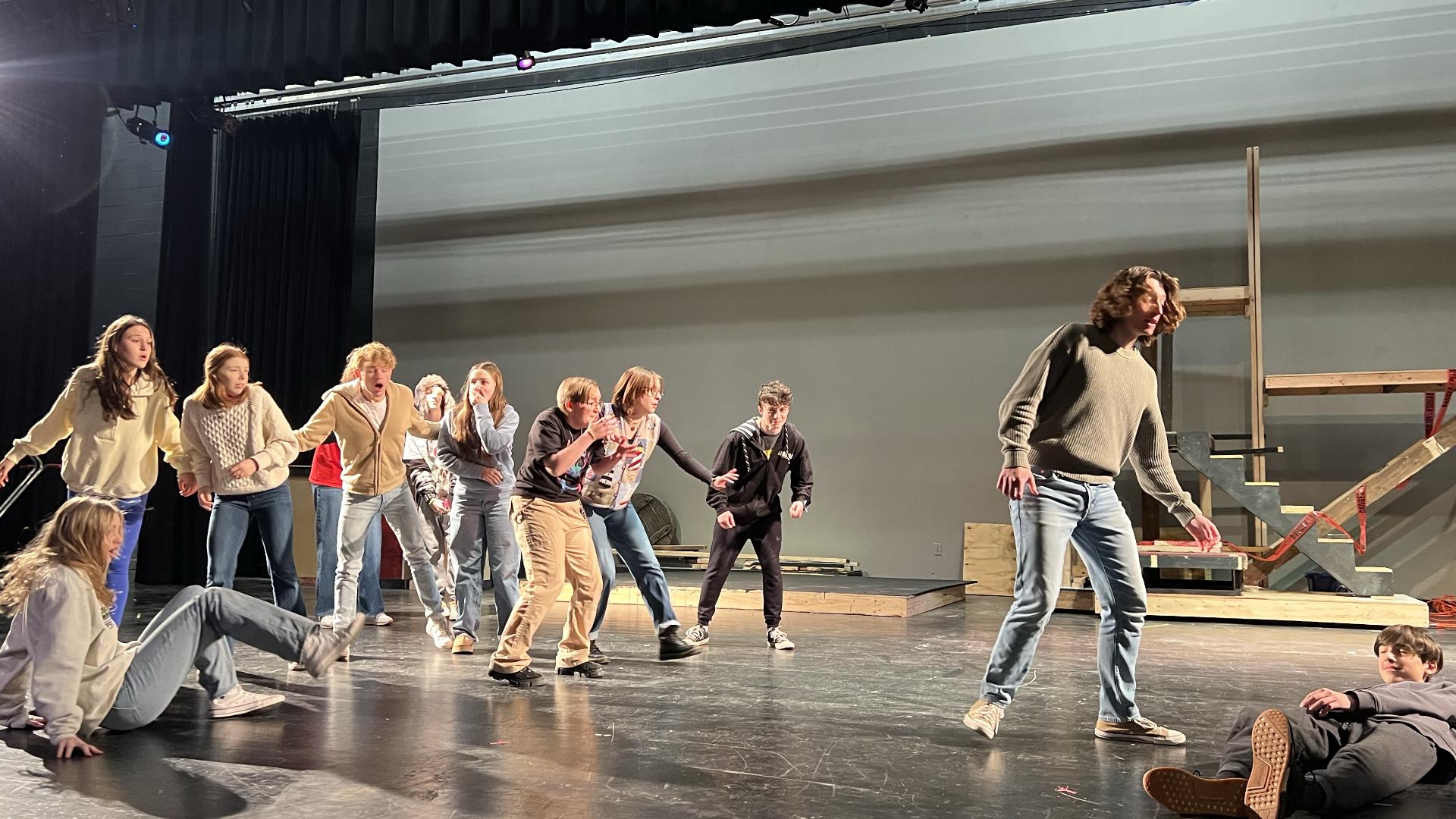 Cedar Cliff High School students prepare to present 'Les Misérables ...