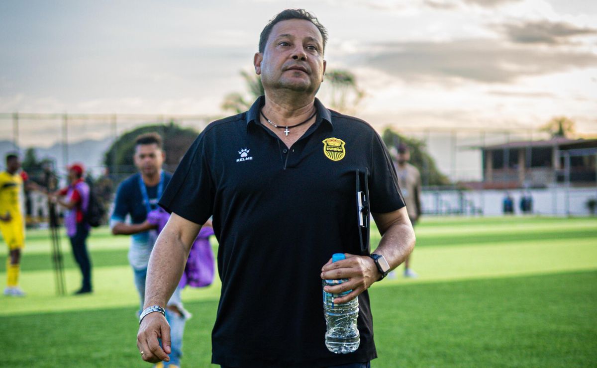 Mientras en Saprissa es todo un caos, Jeaustin Campos sacude Honduras