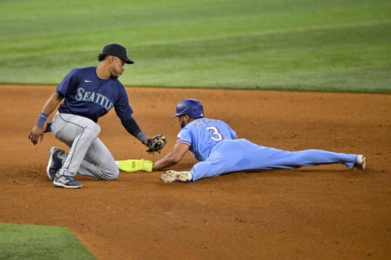Mariners Banking on a Healthy Second Baseman This Season