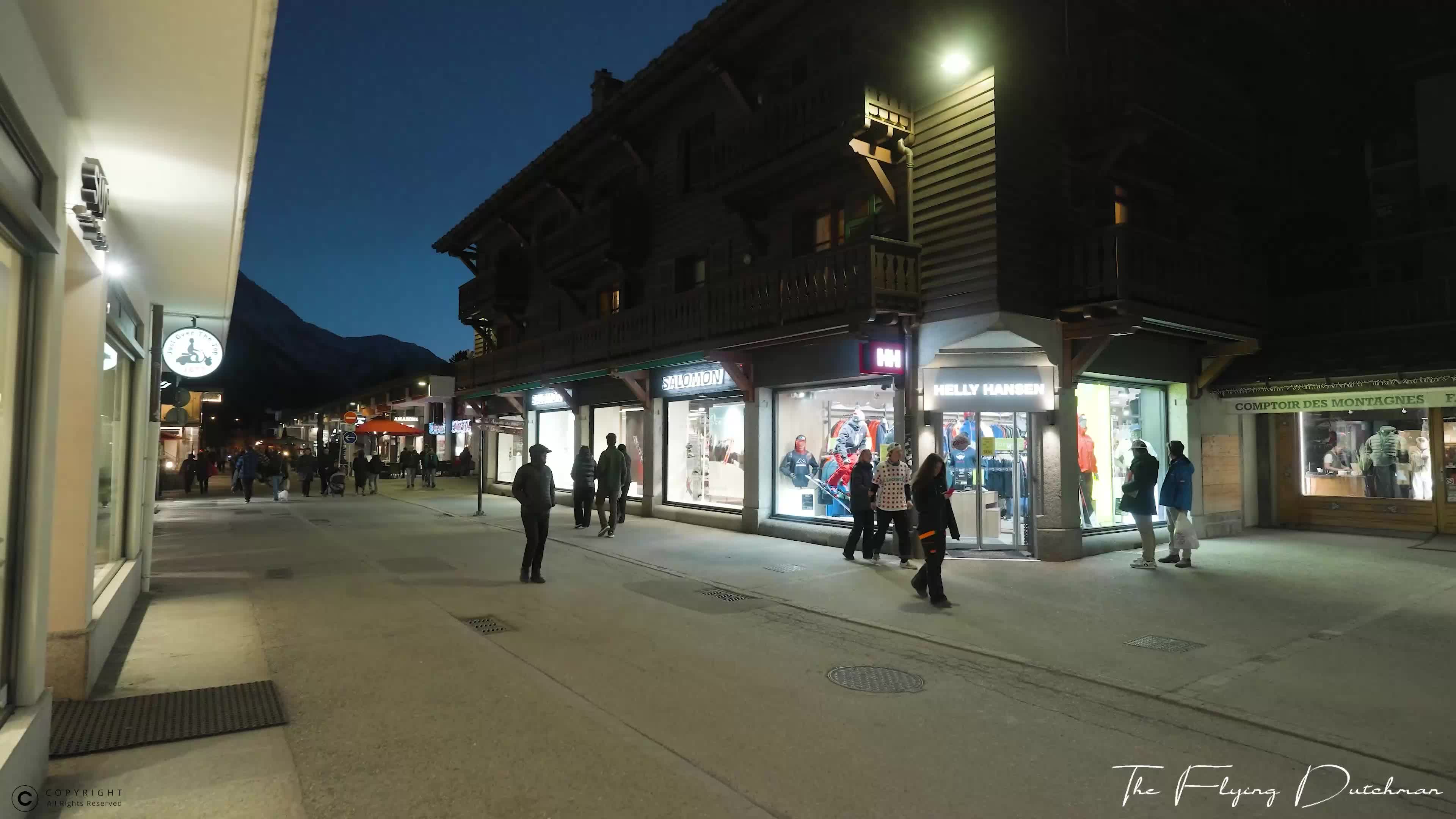 Experience Chamonix Mont Blanc at Night – Enchanting Evening Walk in 4K