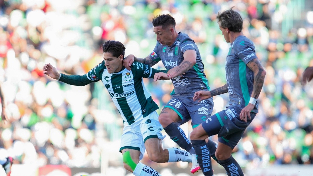 Robbery at Club León? Refereeing Influences Santos Laguna's Victory (Video)