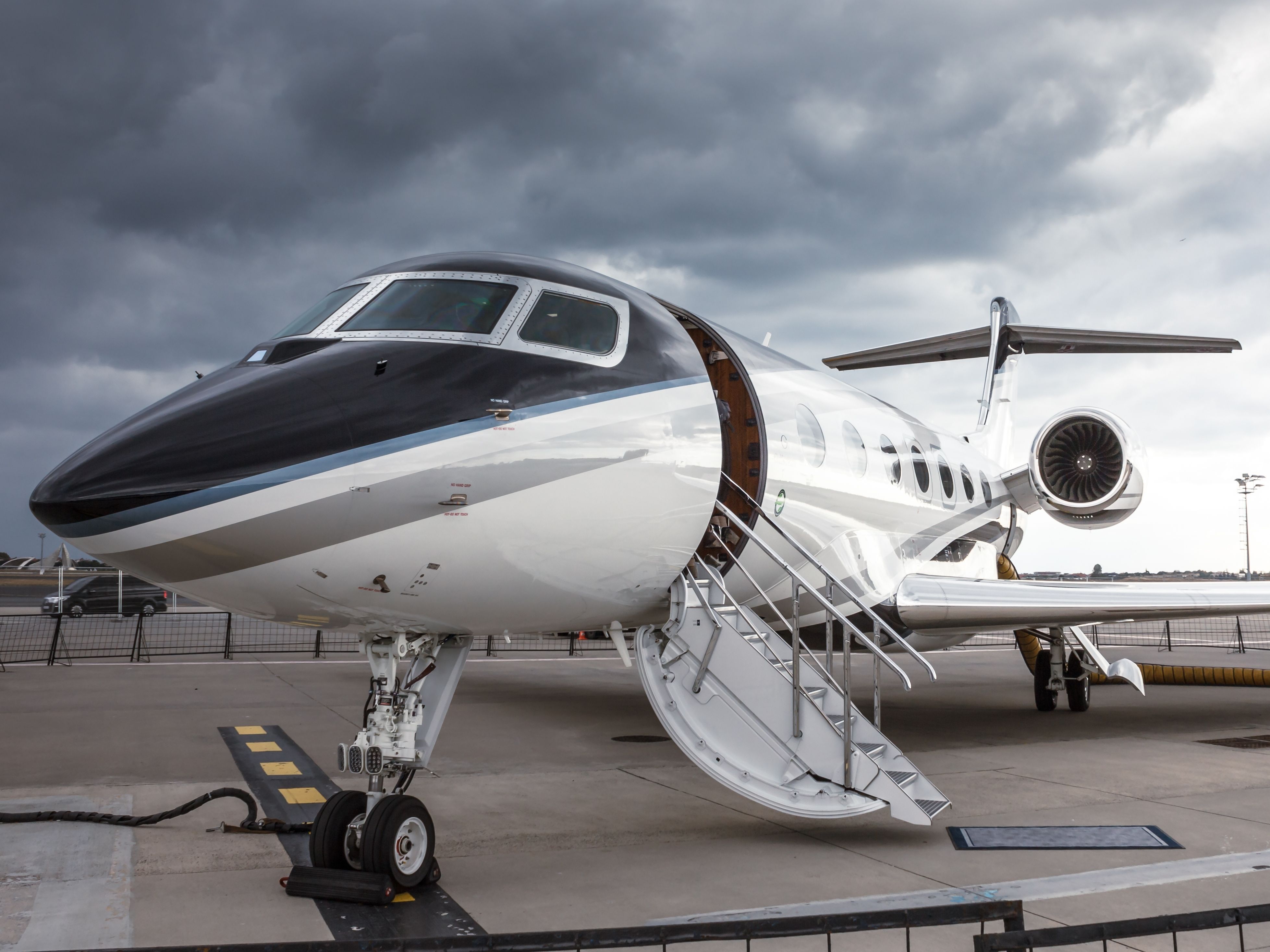Jet Owned By One Of History's Most Infamous Criminals Transformed Into ...