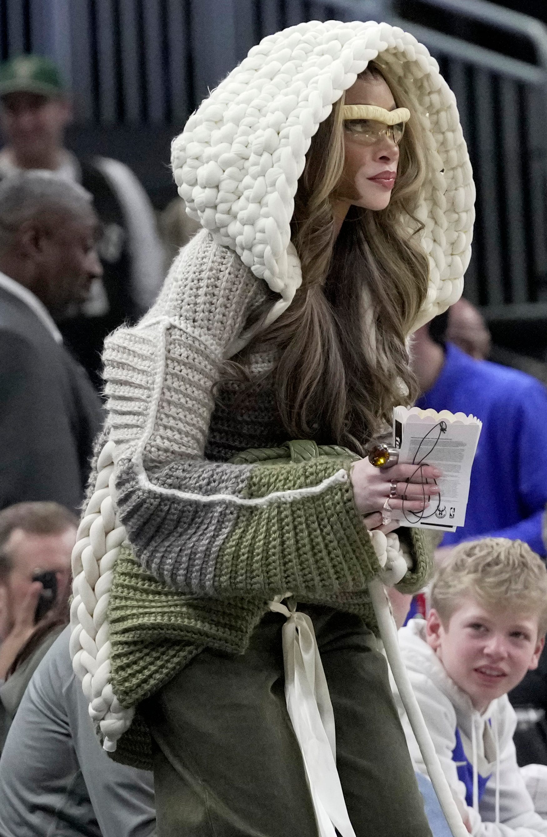 Supermodel Winnie Harlow went to fiancé Kyle Kuzma's Bucks games, gave ...