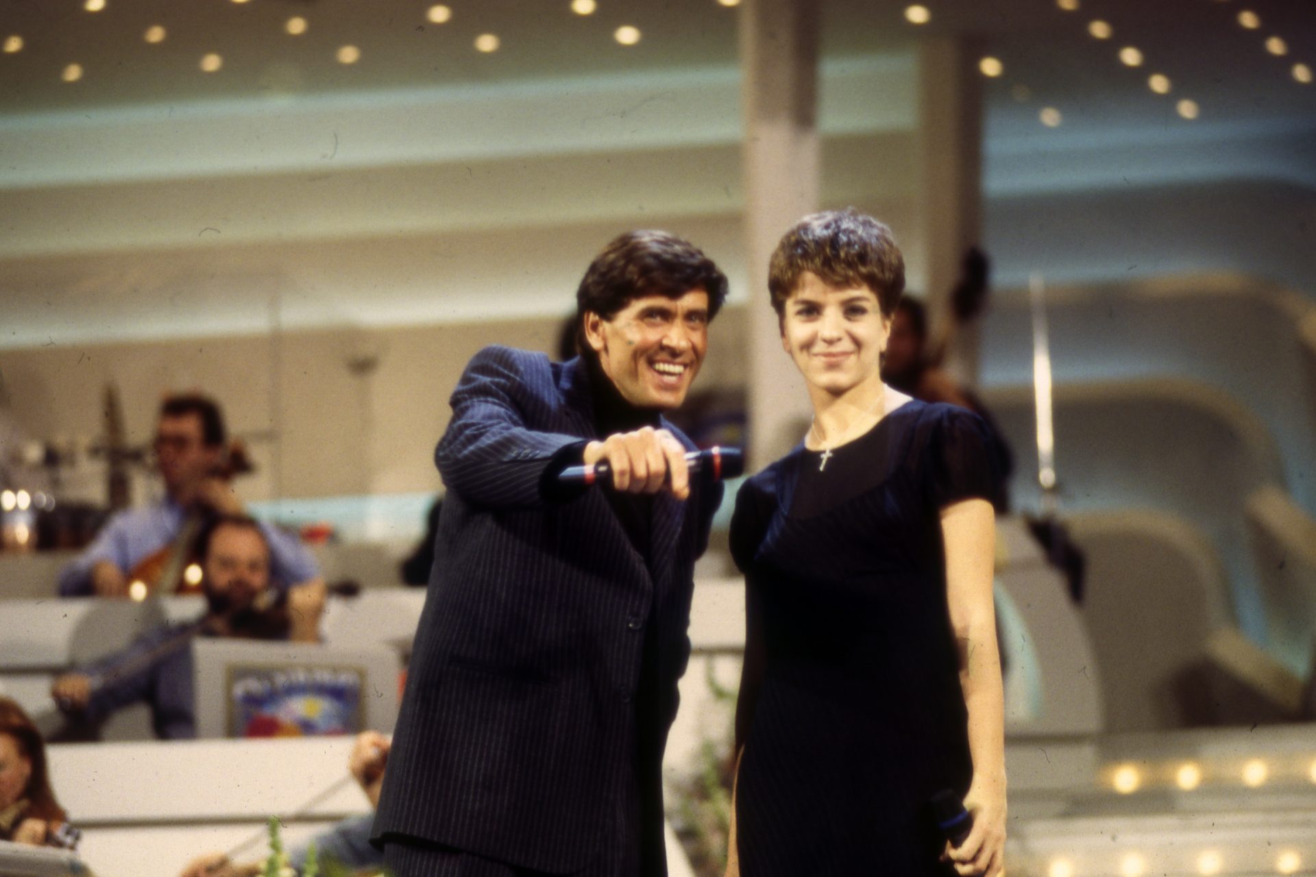 Come è cambiata Barbara Cola da Sanremo '95? Eccola oggi