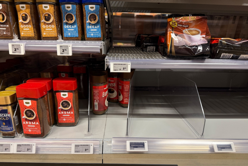 Prijzen koffie Douwe Egberts en Pickwick-thee schieten omhoog bij Jumbo ...