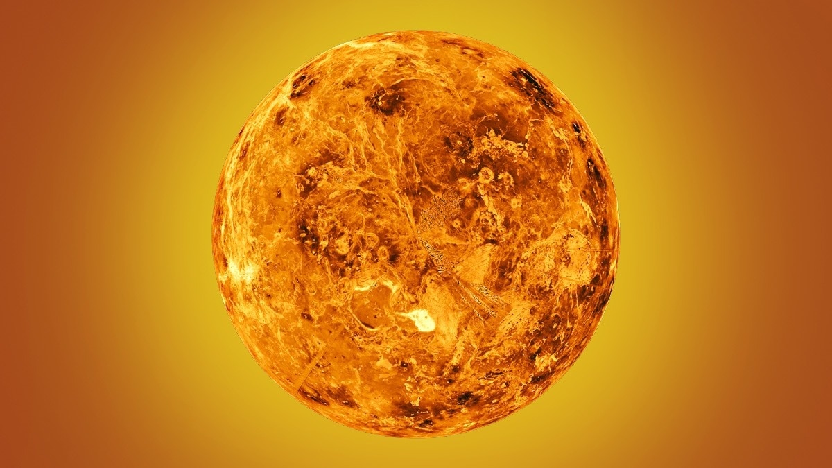 Venus is burning at 426°C in the night sky. It's so hot that it can ...