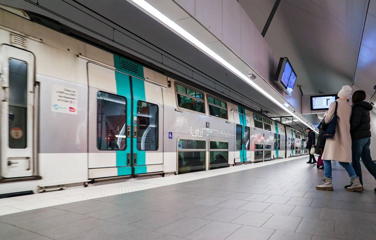 Yvelines : Un passager du RER A attaqué au couteau, le suspect en fuite