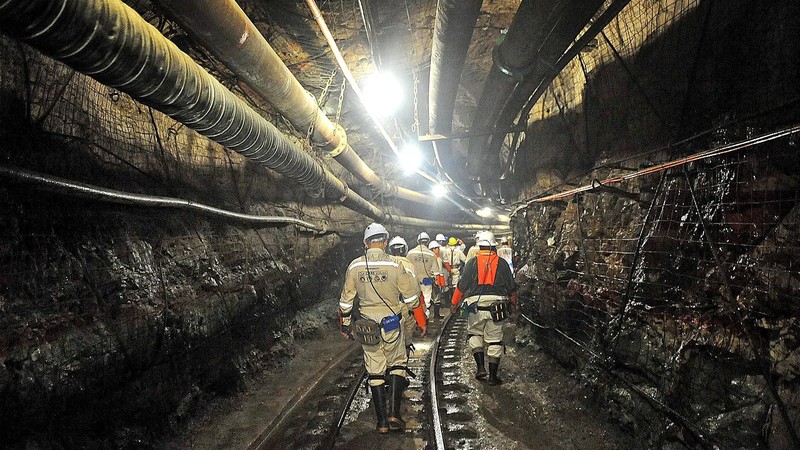 Sibanye Stillwater halts Kloof mine operations after 260 trapped miners ...