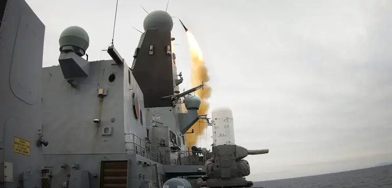 Royal Navy Strengthens Air Defence with Aster 30 Missile Stockpiles