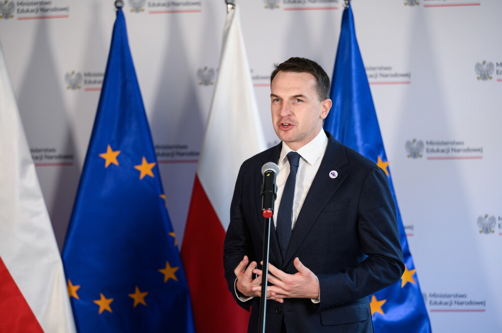 Szłapka: cała poważna część klasy politycznej w Polsce wspiera ministra Sikorskiego