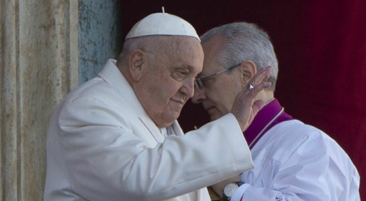 «I Papi muoiono ma non si ammalano», perché Bergoglio non si fa vedere ...
