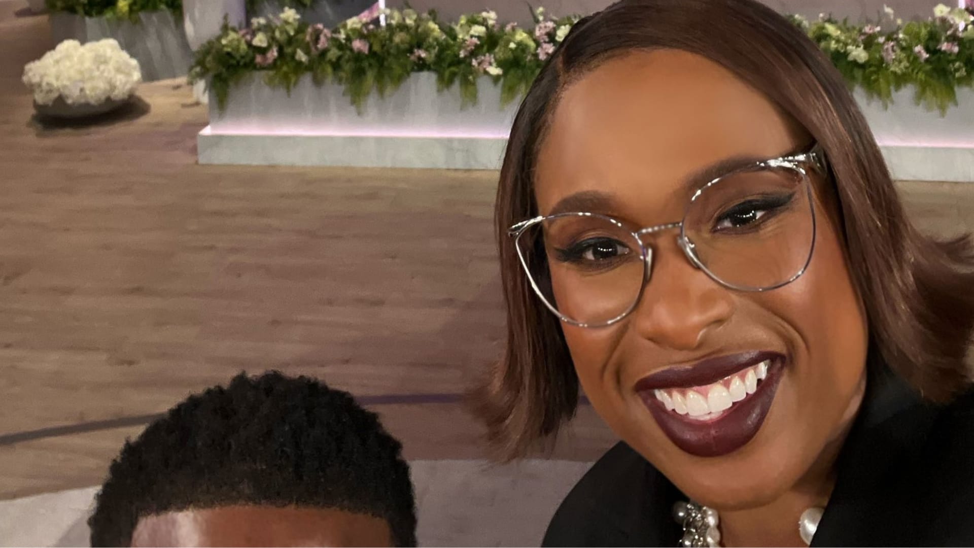 Jennifer Hudson Jokingly Pokes Fun of Kevin Hart's Height in Selfie