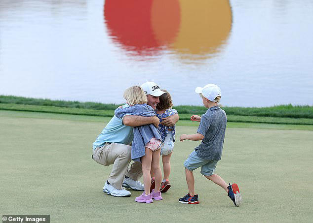 PGA Tour golf star Russell Henley leaves fans in tears after emotional ...