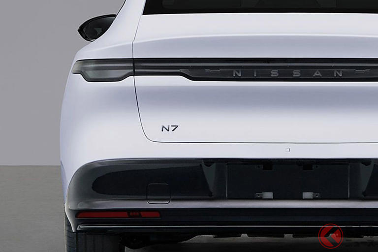 全長5m級！ 日産「新型“後輪駆動”セダン」まもなく登場！ 250馬力超えの「斬新“ツルツル”顔モデル」！ 美麗なクーペボディもイイ新型「N7」25年上期より中国で発売