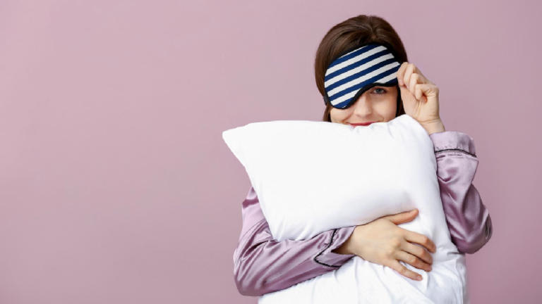 Want to sleep early at night? 11 tips to follow before going to bed