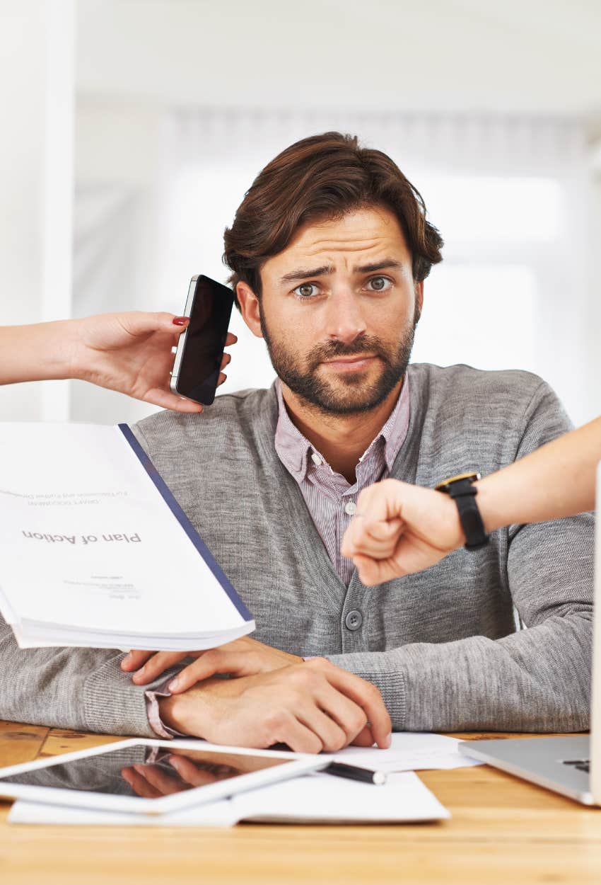 9 Behaviors That Make Even Good Workers Look Unprofessional