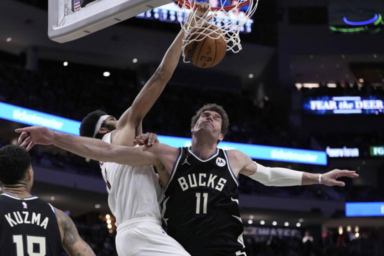 Cavs outplay Bucks for 14th straight win