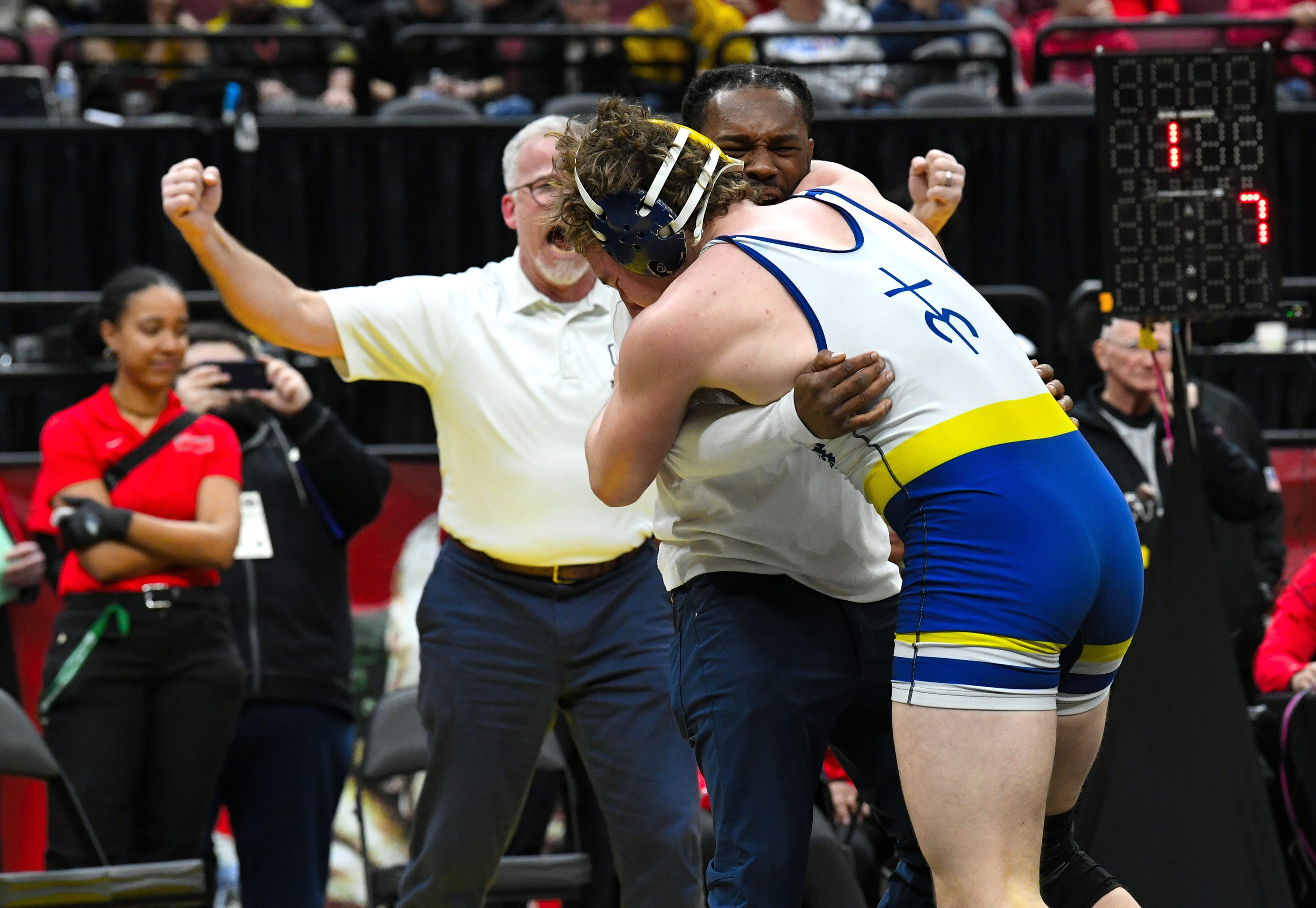 Redeeming wins and perfect seasons: 5 Cincinnati wrestlers win OHSAA ...