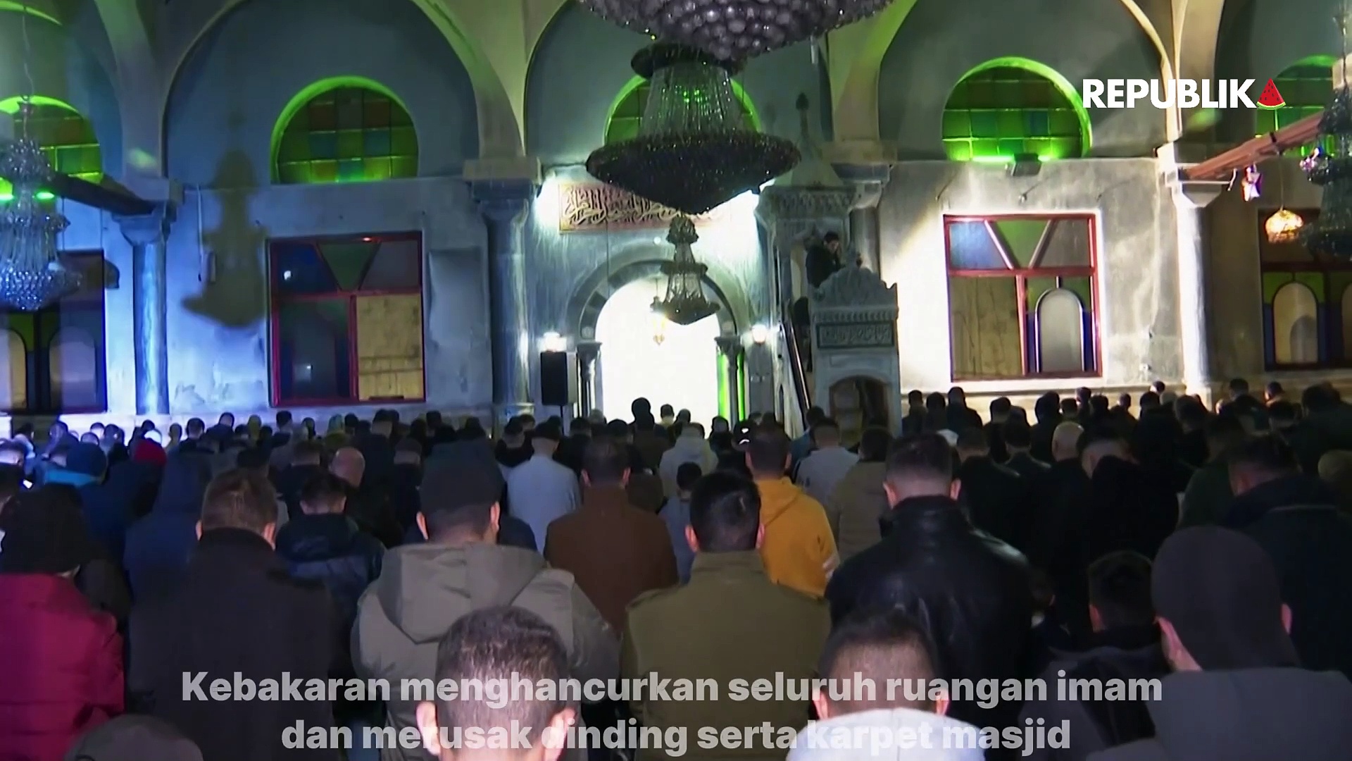 Israel Serang Delapan Masjid di Nablus, Satu Masjid Dibakar