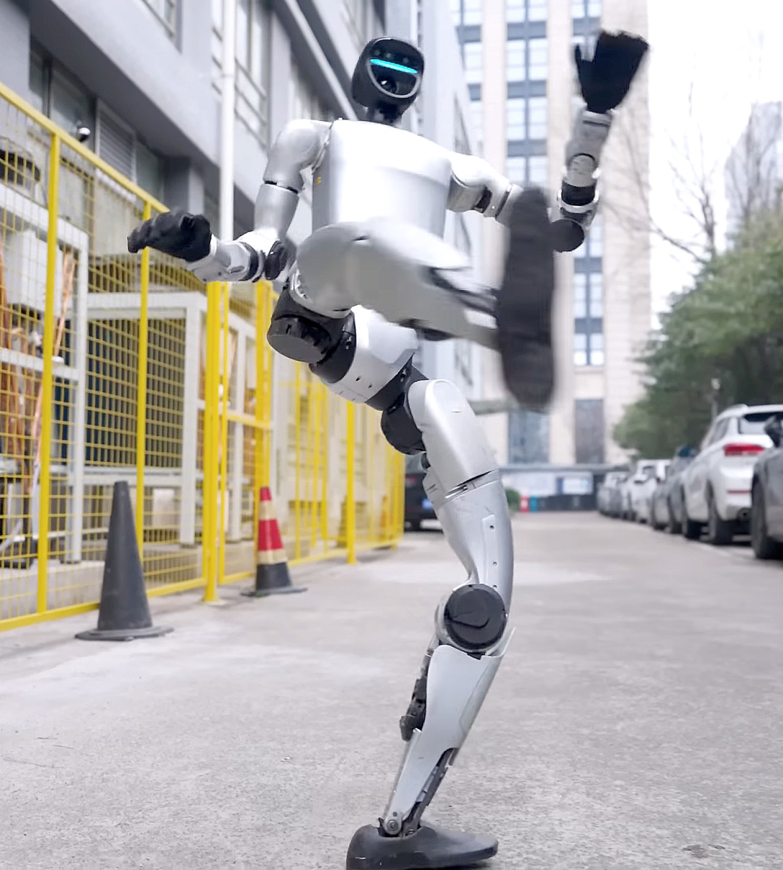 Impressionnant, le robot chinois qui fait du kung fu