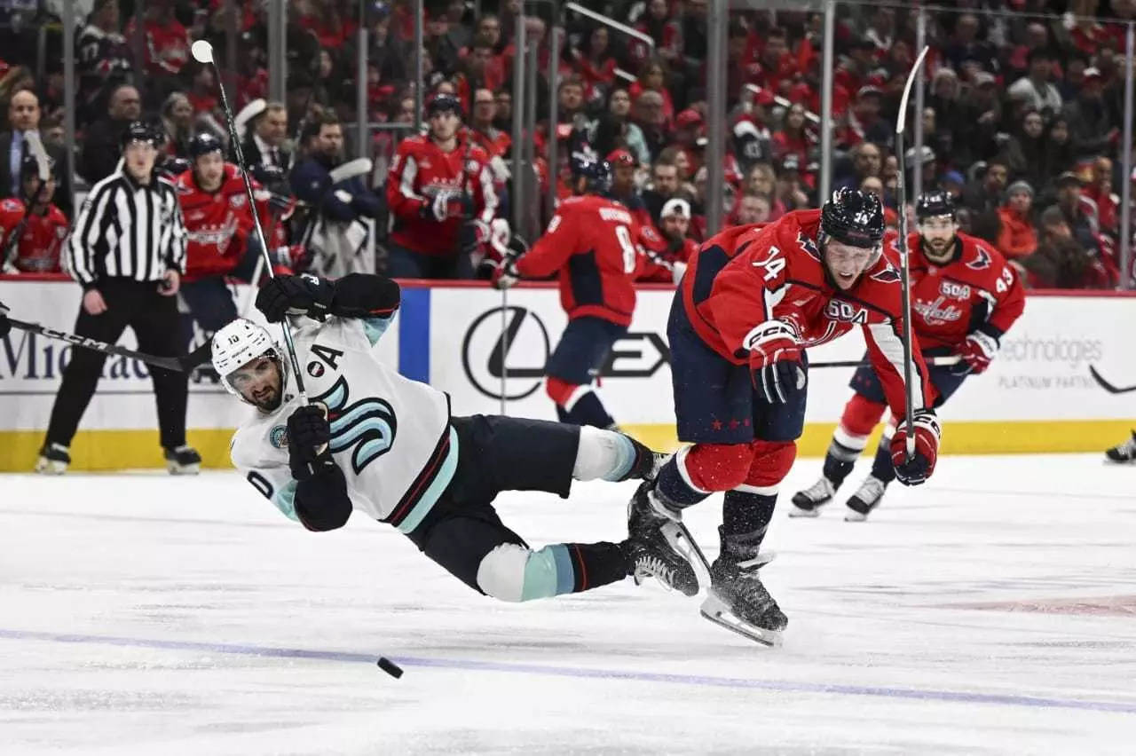 “No one left to play the game” : Fans go wild as 10 players pack the ...