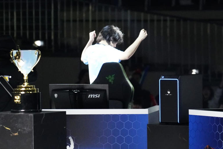 スト6世界大会「CAPCOM CUP 11」優勝はIBUSHIGIN所属の翔選手！優勝後インタビュー「前日に妻と喧嘩して」