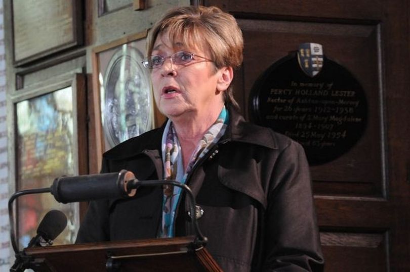 Coronation Street fans 'work out' Deirdre's love child - and they are ...