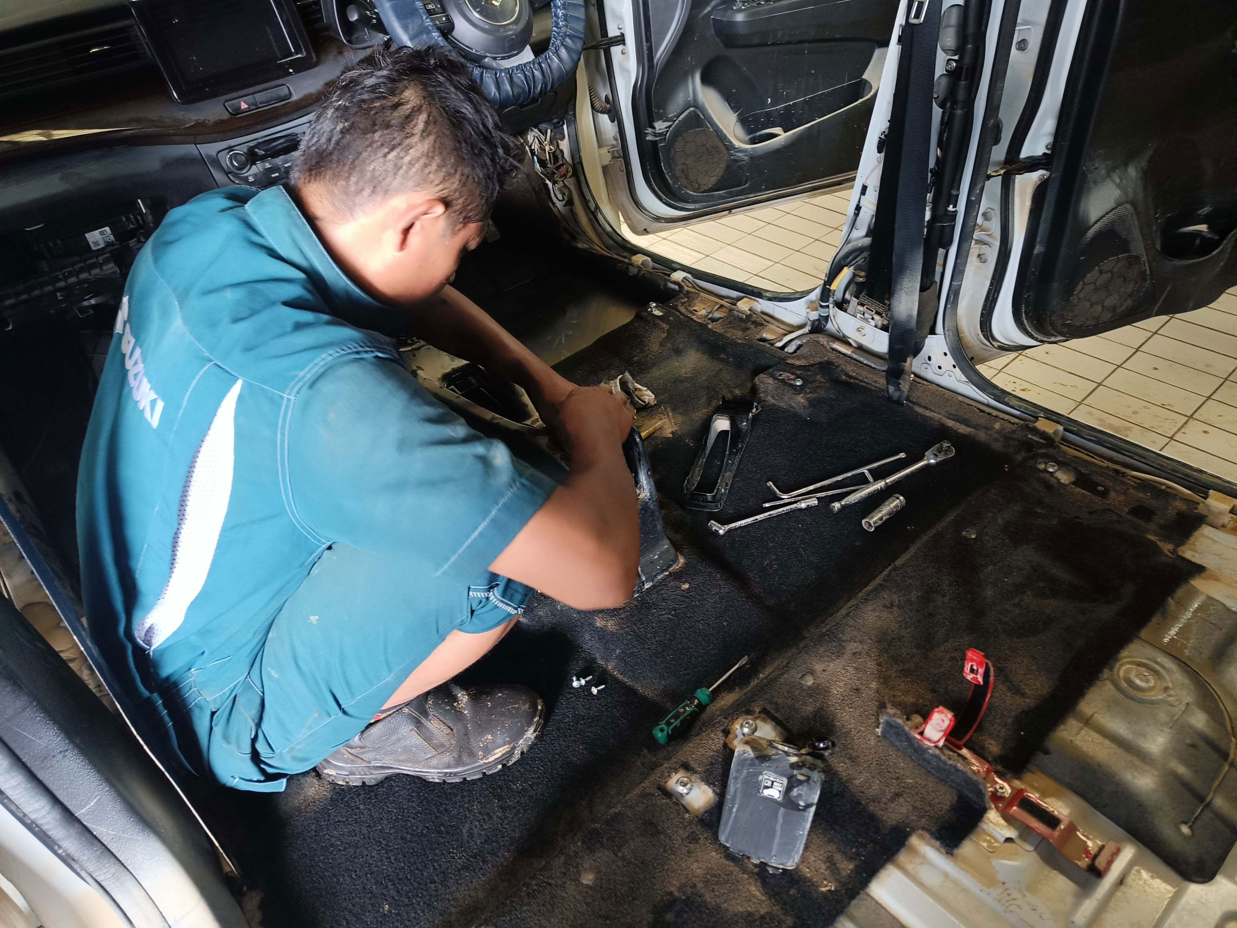 Ini manfaat kuras tangki bensin mobil rutin tiap 50.000 kilometer