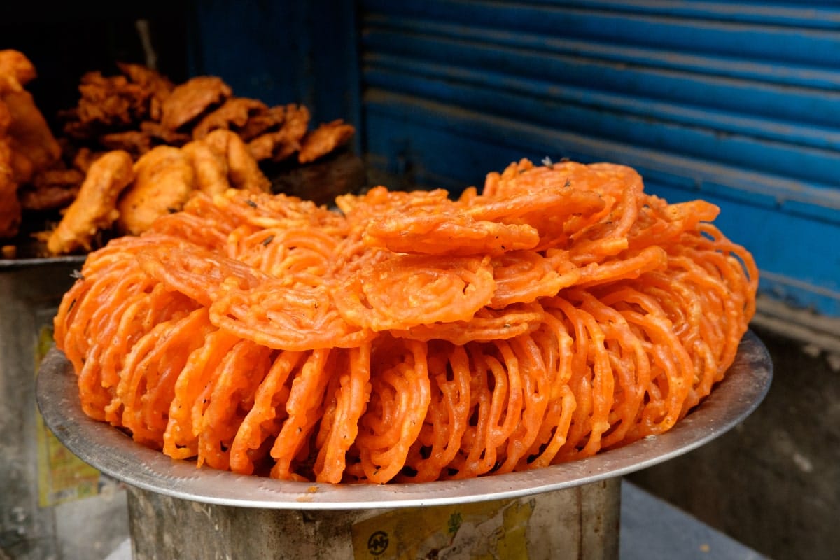 Algérie : nouvelles images choc d’un atelier de zlabia et kalb el-louz