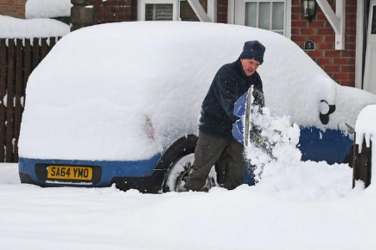 500-mile Arctic blast to smash into Britain bringing 72 hours of snow