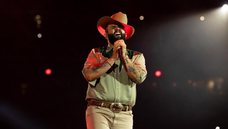 "Busco unificar sonidos, géneros, raza...": Carin León