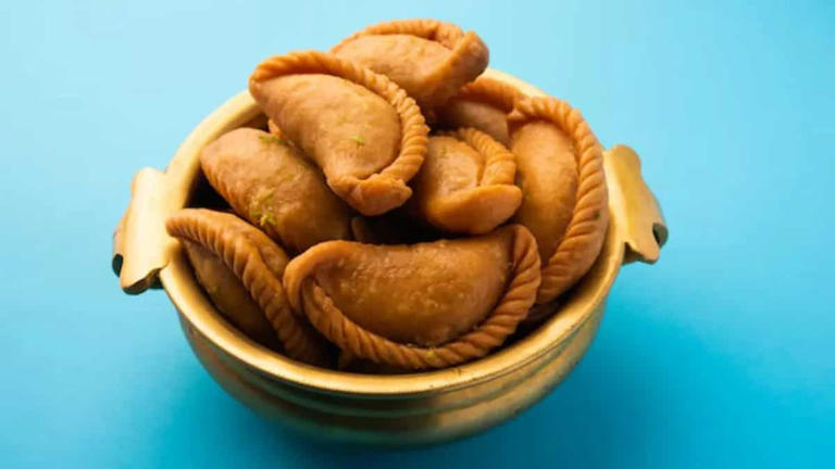 Holi 2025: Saumya Vaishnavi Devi Dasi Shares Bhog Recipes Holi 2025: Saumya Vaishnavi Devi Dasi Shares Bhog Recipes