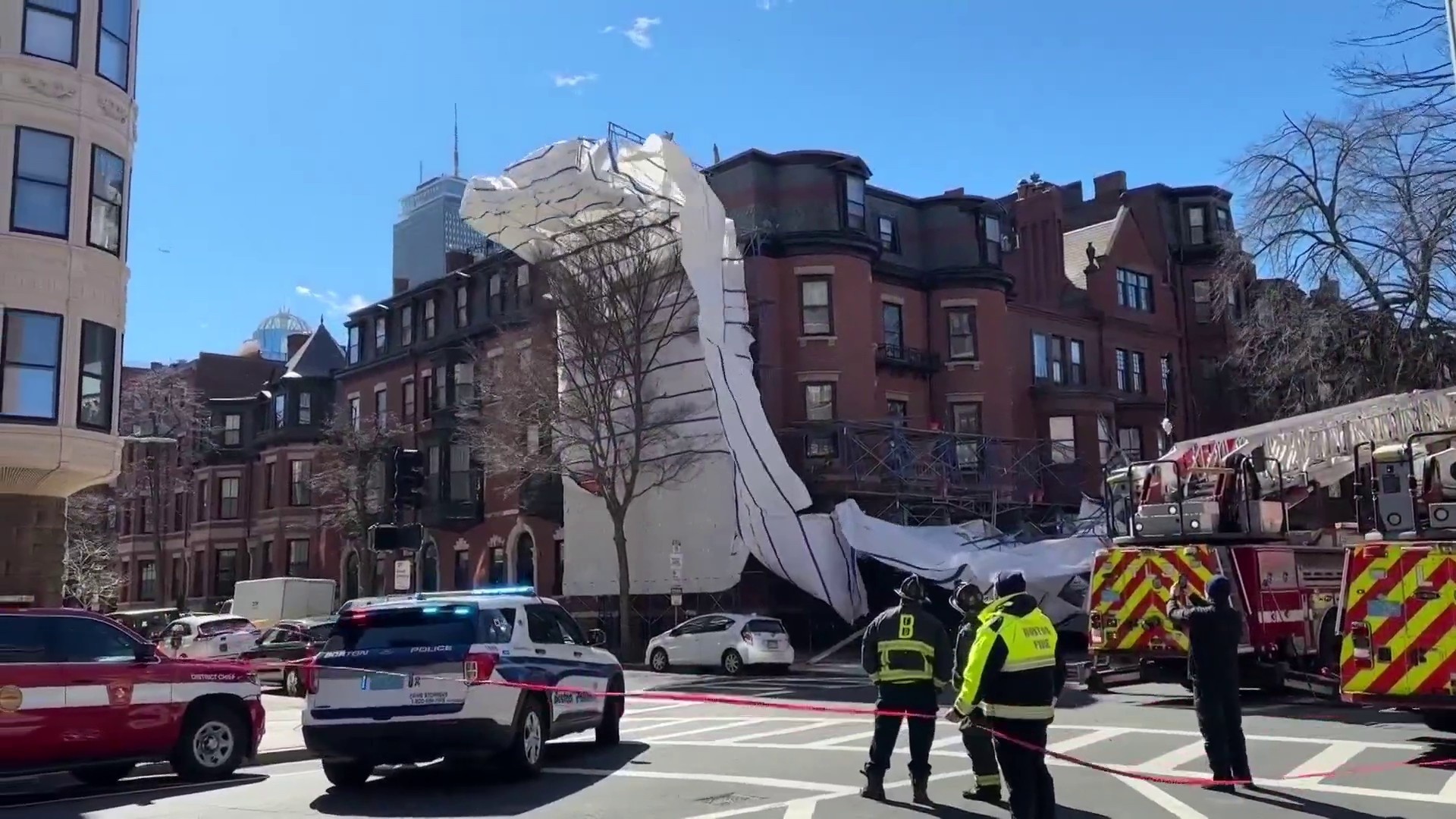 4 stories of scaffolding collapse in Boston under intense winds