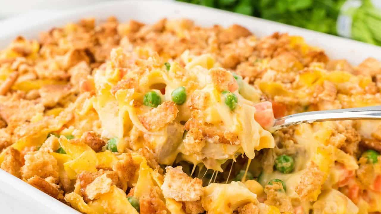 25 Easy Casseroles to Make For a Crowd