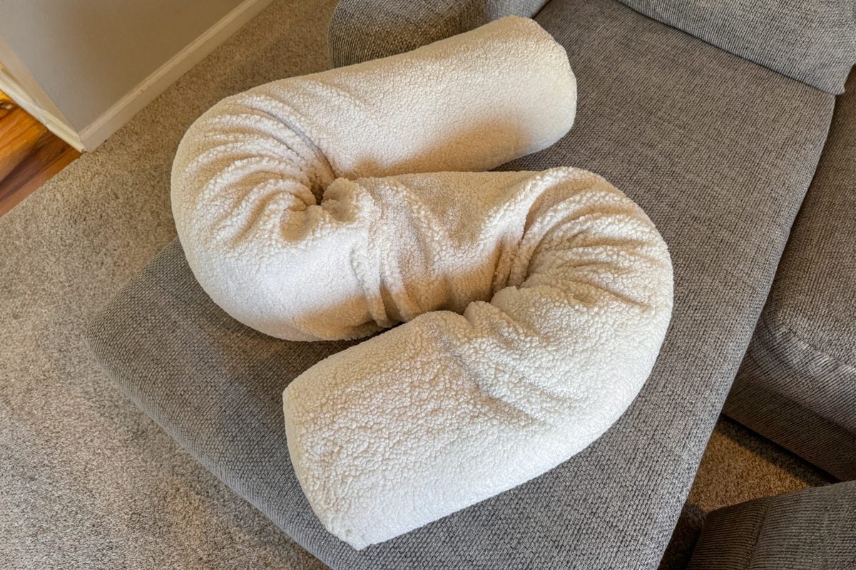 Buffy Wiggle Pillow Review: This Comfy (and Cute!) Body Pillow Relieves ...
