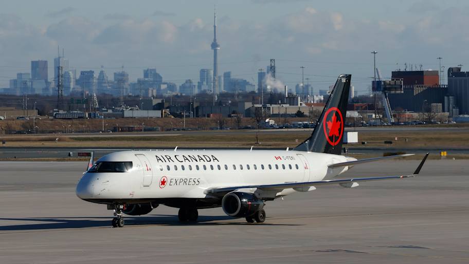 Canadian airline watchdog's proposed new rules raise ire of passengers ...