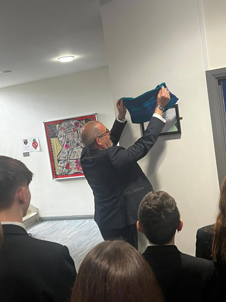 Paul Foster MP joins St Mary’s Catholic High School students to ...