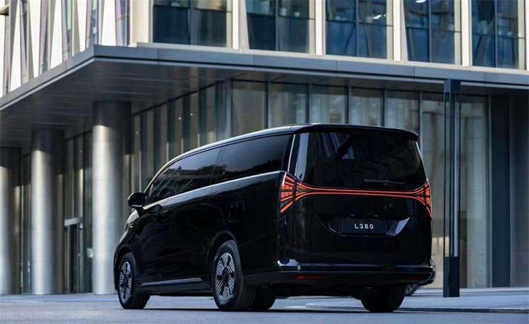 吉利银河新成员！翼真L380 MPV正式上市，能否抢占市场先机？