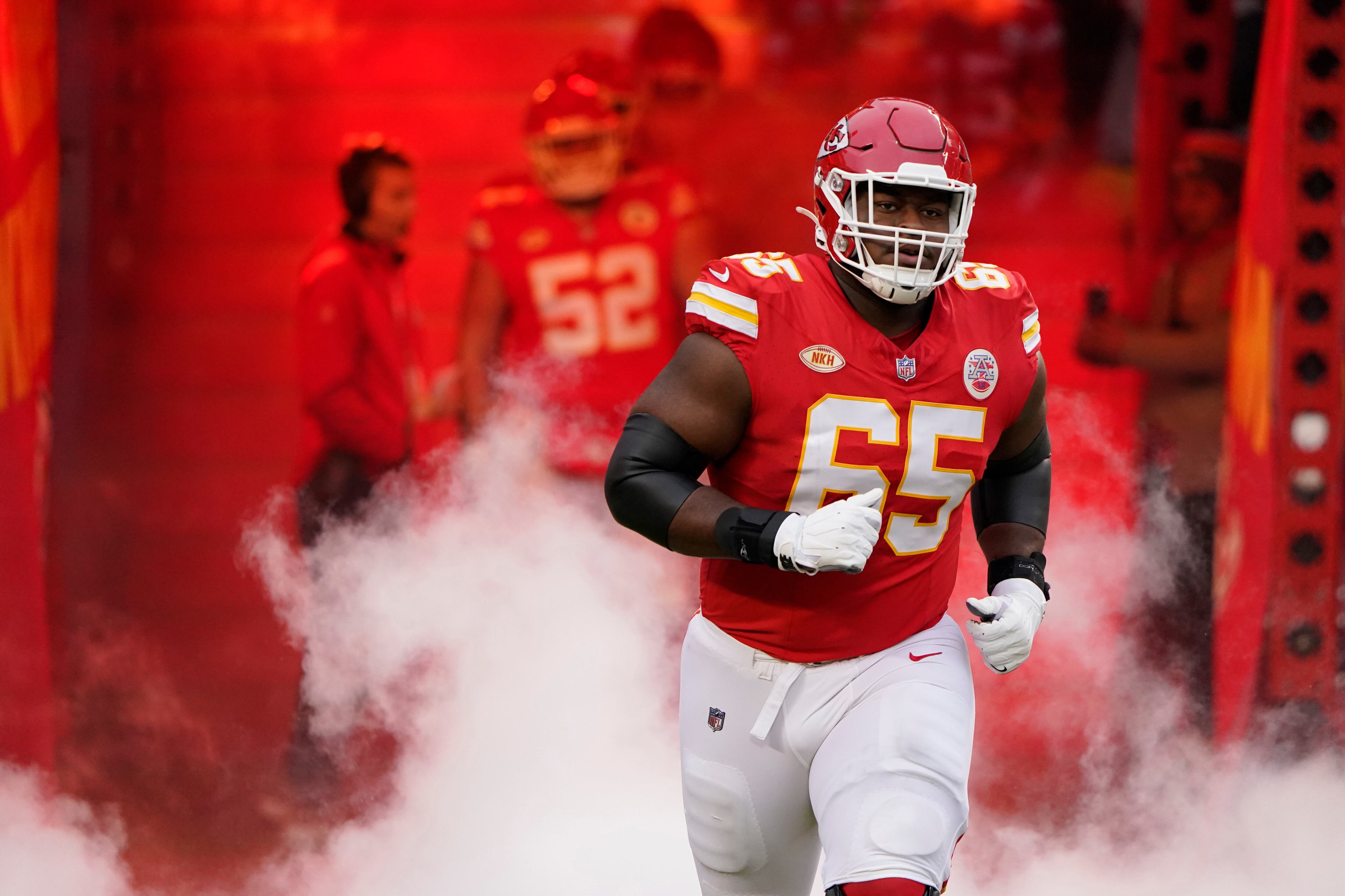 Sources say Smith becomes highest paid NFL Guard with new $23.4M Chiefs ...