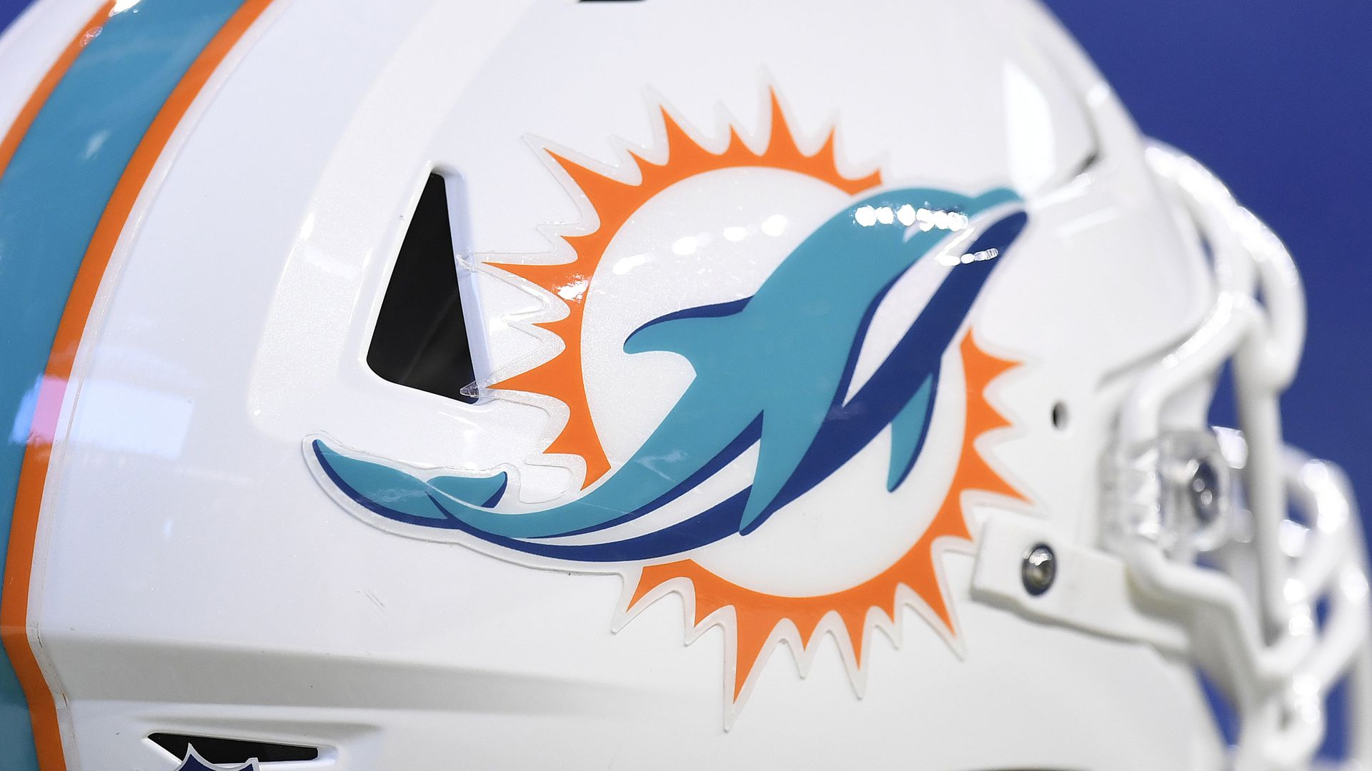 2025 NFL free agency tracker: Dolphins rumors, updates, signings, and more