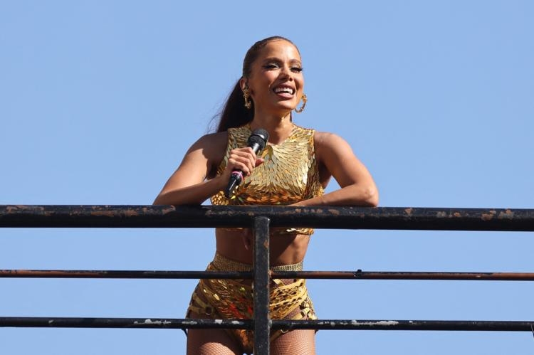 « Stop ! » : la chanteuse Anitta arrête son concert au carnaval de Rio ...