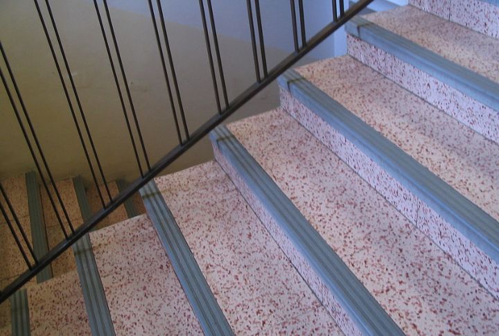 The Classic Linoleum Flooring Trend Is Back