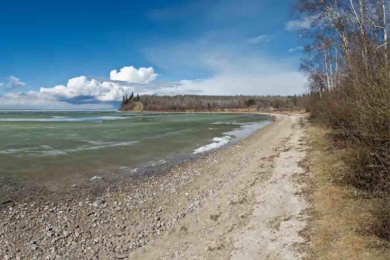 25 of the Most Beautiful Lakes in Canada