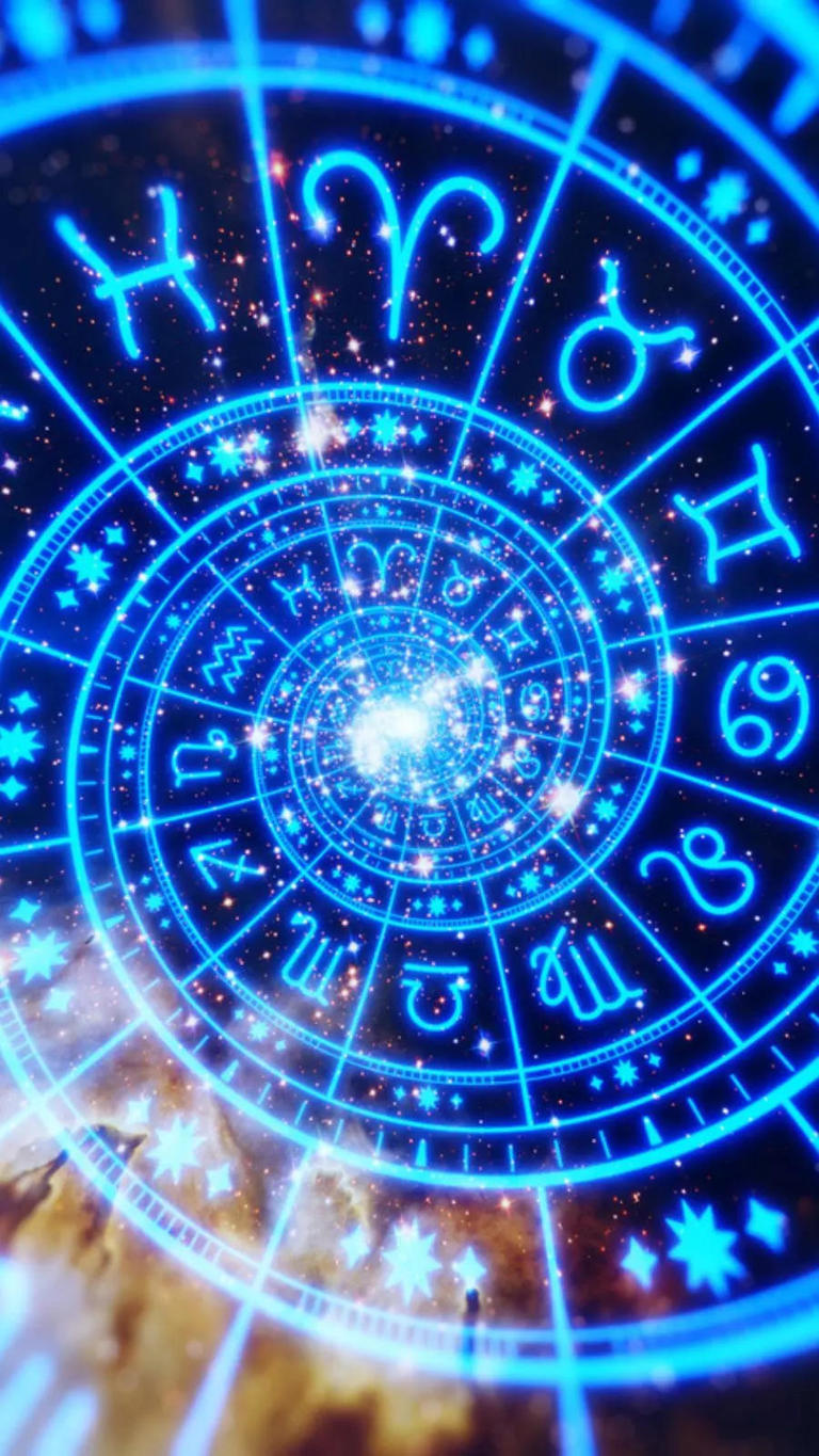 These 4 zodiac signs receive life-changing signs from the universe on ...