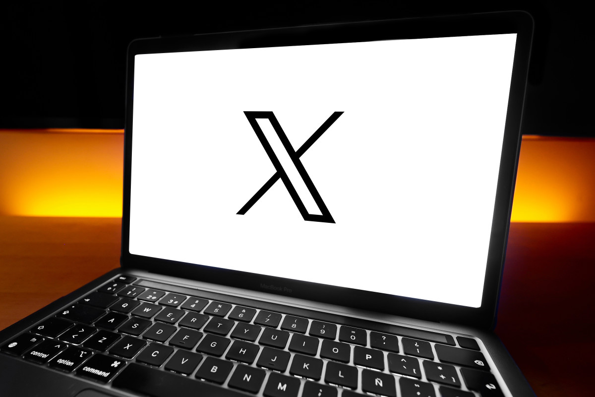 Is X (Twitter) down? Social media platform facing big outages