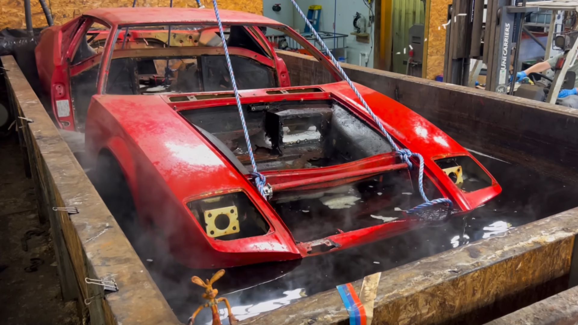 So Relaxing: Watch A 1972 DeTomaso Pantera Get A Chemical Dip