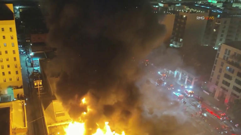 LAFD arson investigators on scene of building fire in downtown LA